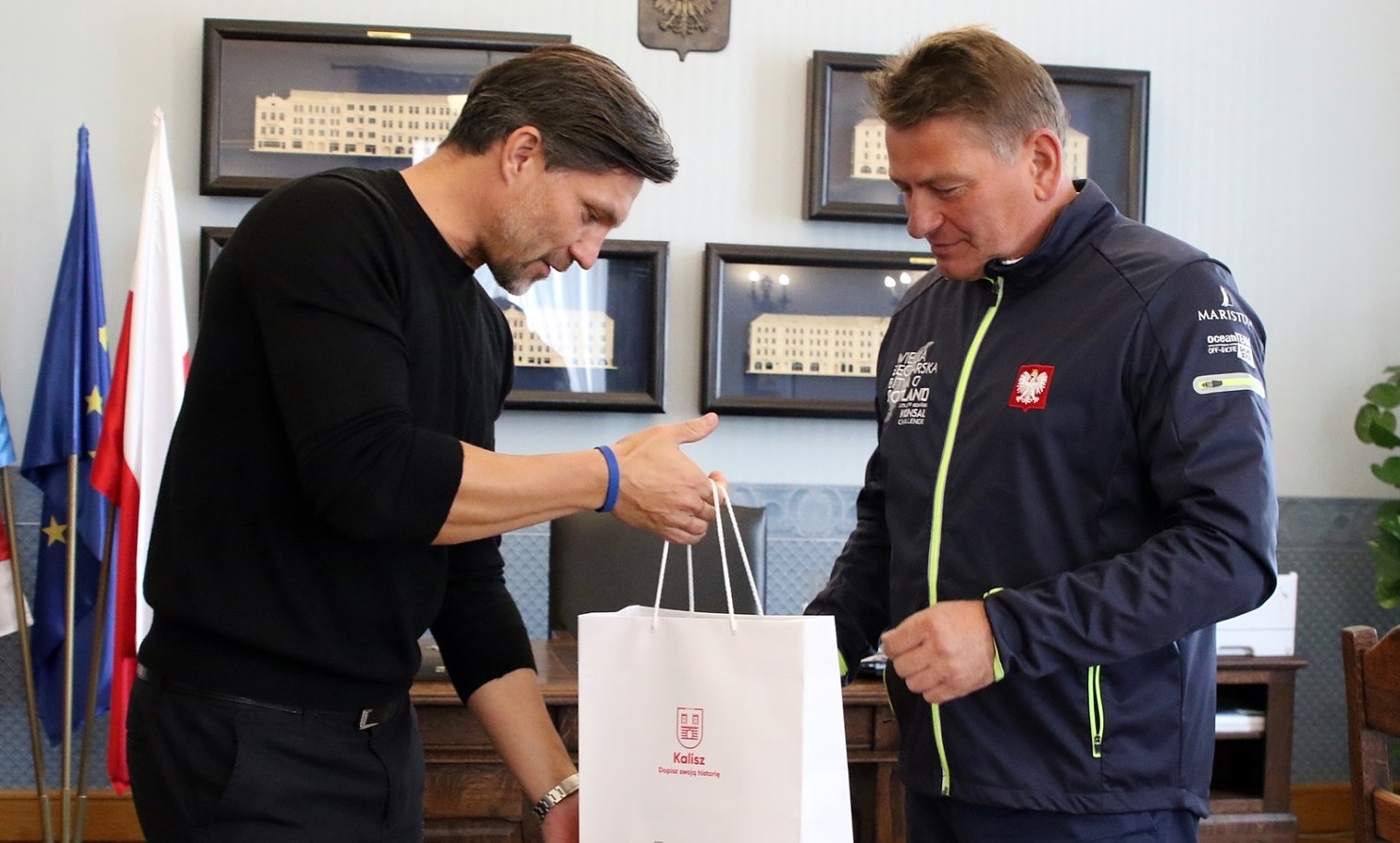 Pokonał samotnie 500 mil na ważącym 12 ton jachcie. Kpt Zenon Jankowski ...